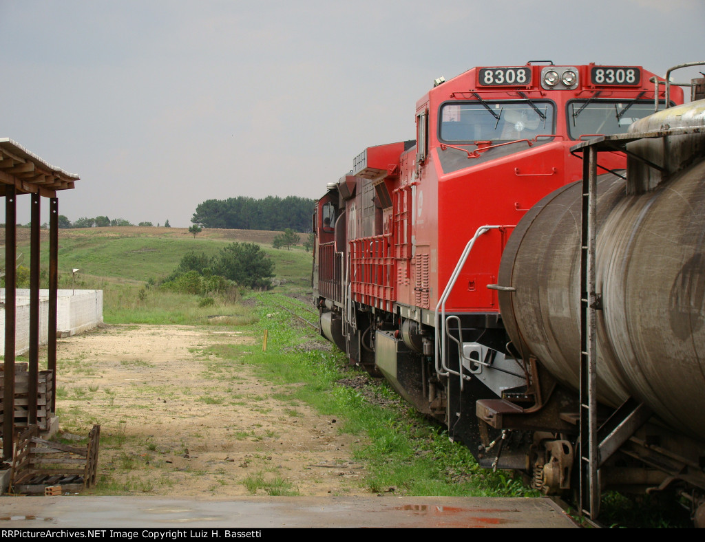 D9-40BBW DASH-9 8308